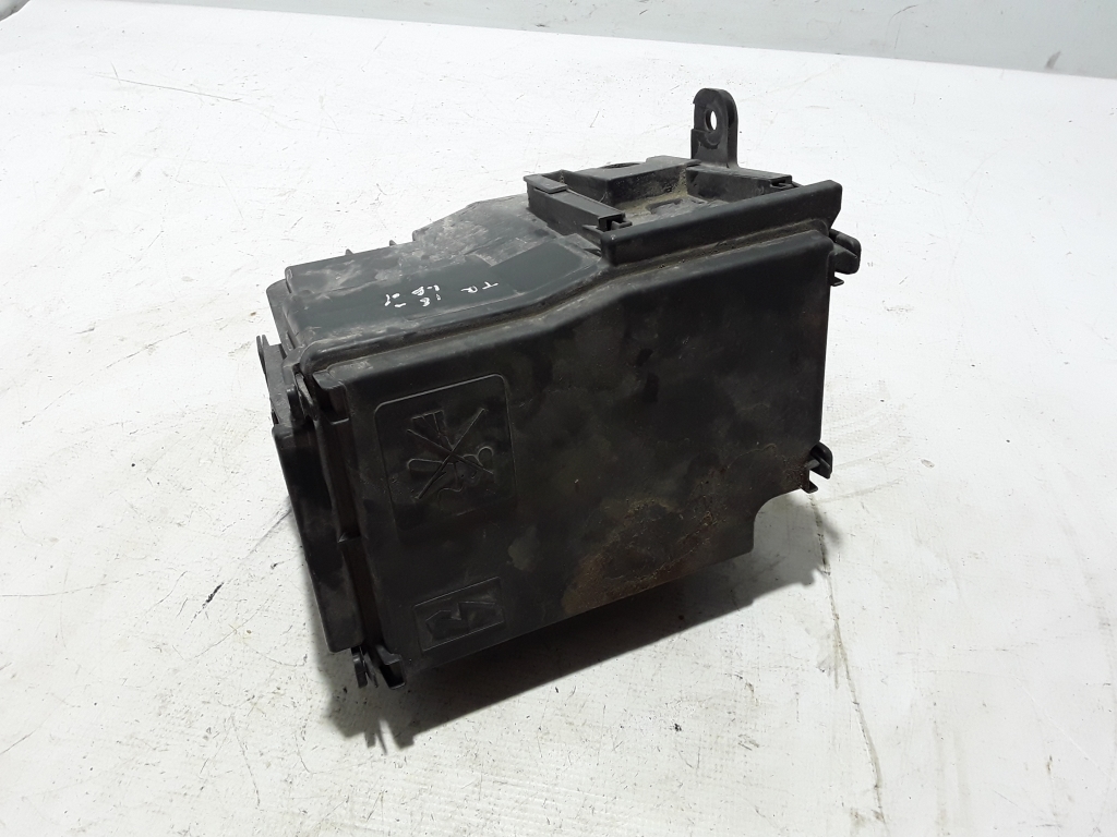 Used RENAULT Trafic Fuse box housing under the hood 243503708R