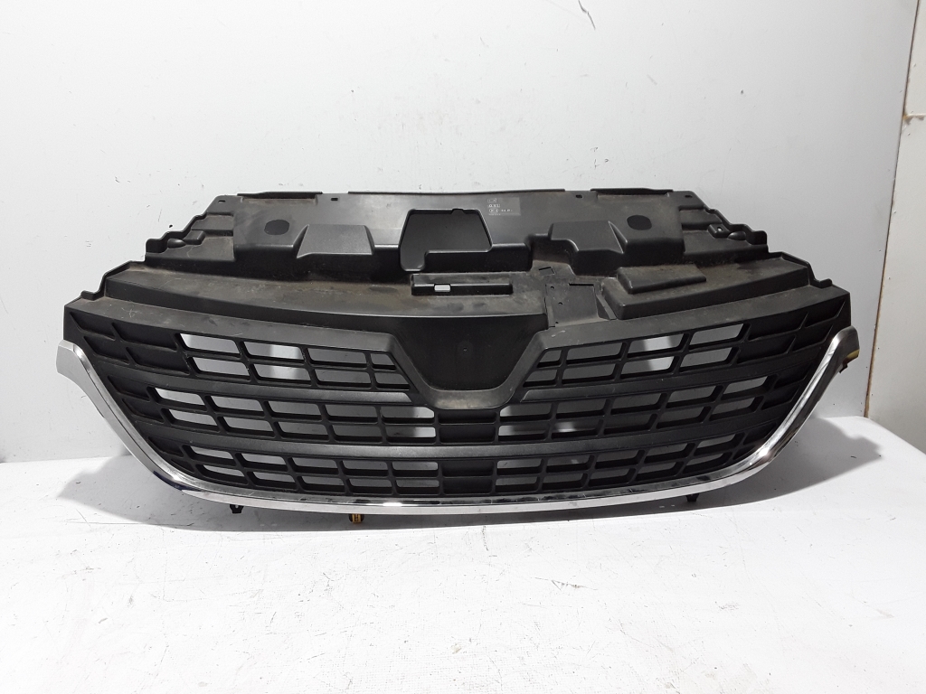Used RENAULT Trafic Front grille 623105226R