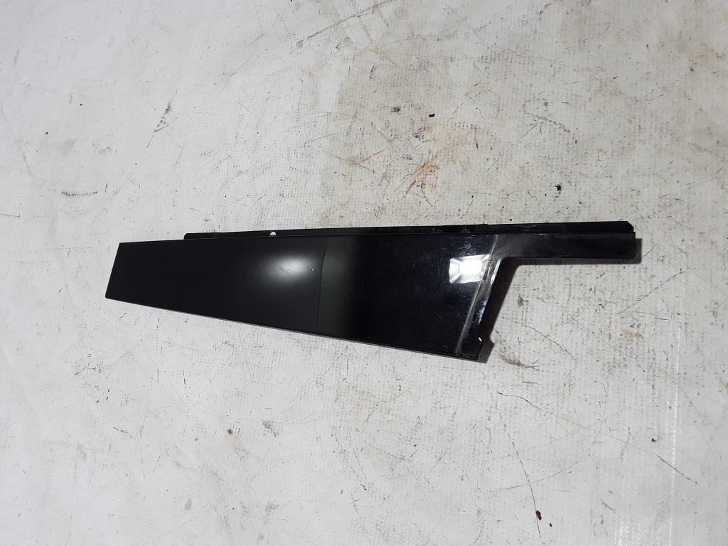 Naudotas Mercedes Benz E-Class Priekinių durų juosta prie stiklo ...