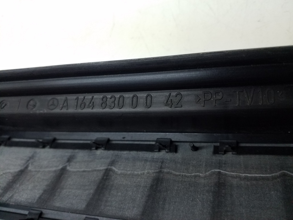 Used Mercedes Benz S-Class Rear wing ventilation grille A1648300042