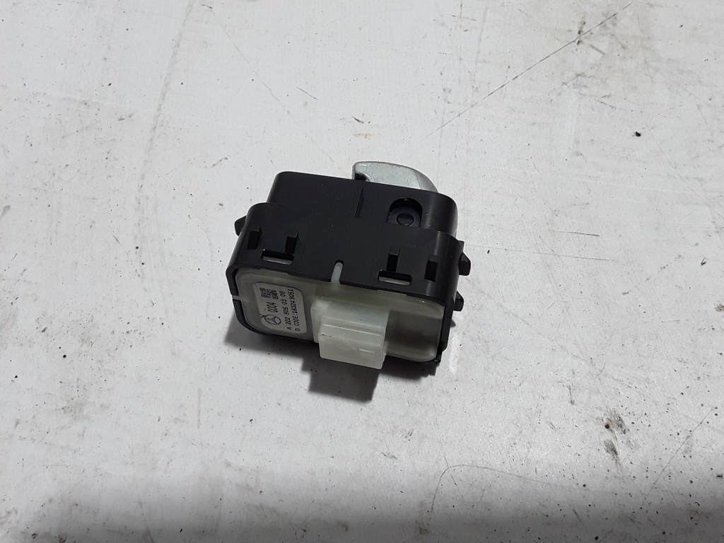 Used Mercedes Benz E-Class Rear side door glass switch A2229050309