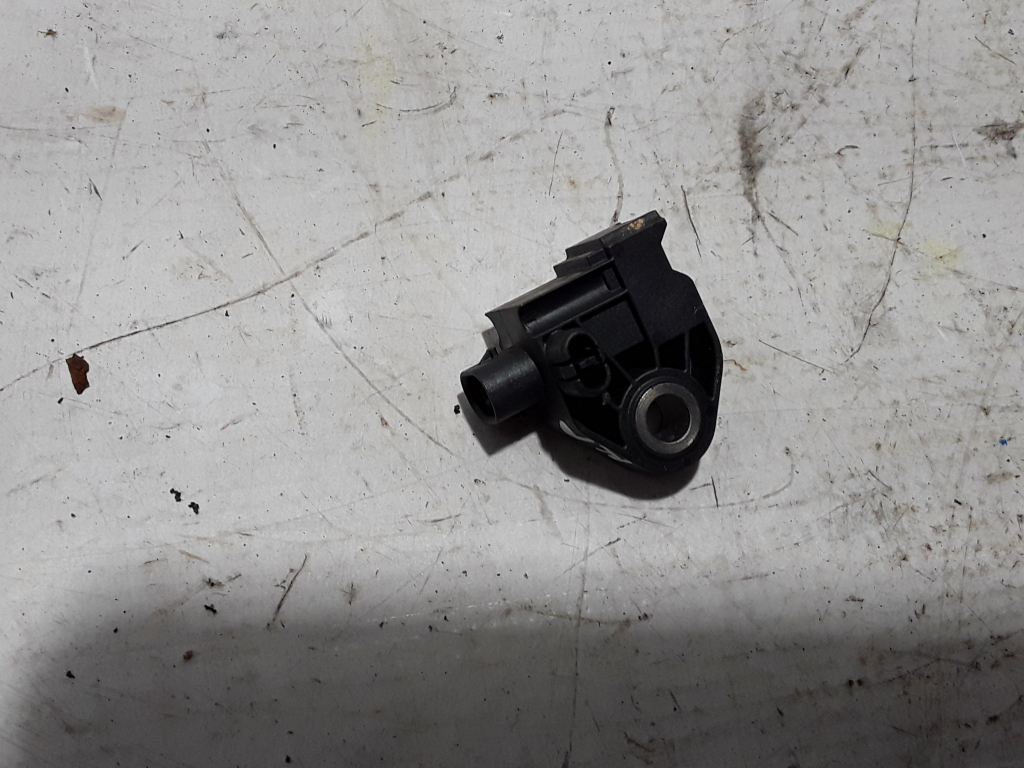 Used Mercedes Benz E-Class Airbag sensor A2139051300