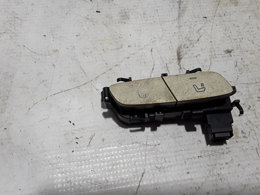 Used Mercedes Benz E-Class Switch for seat heating A2139051404