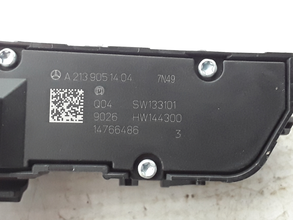 Used Mercedes Benz E-Class Switch for seat heating A2139051404