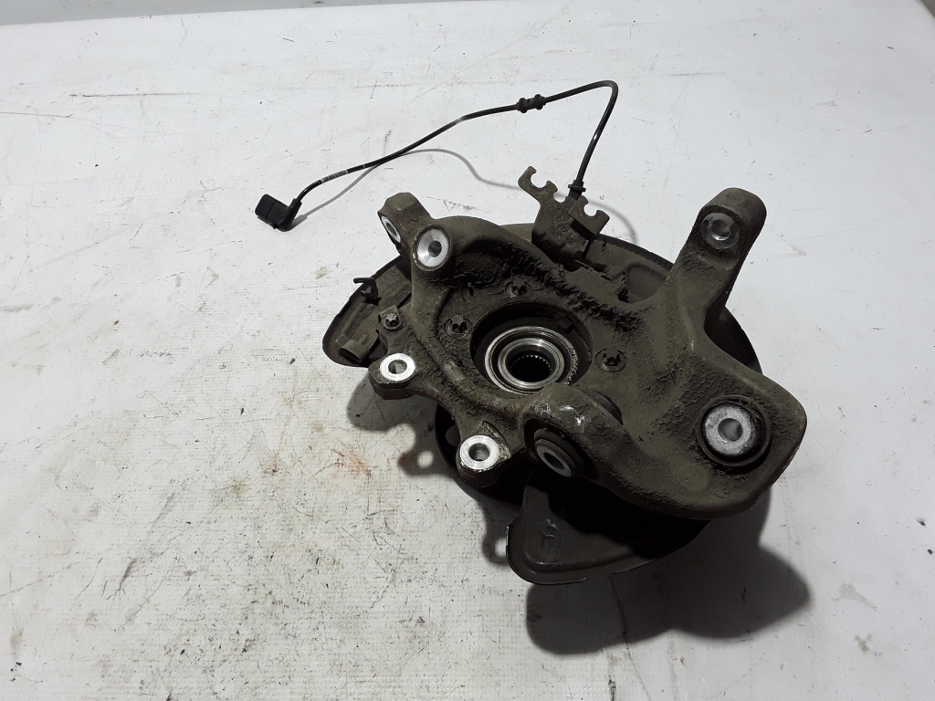 Used Mercedes Benz E-Class Rear hub A2133503105
