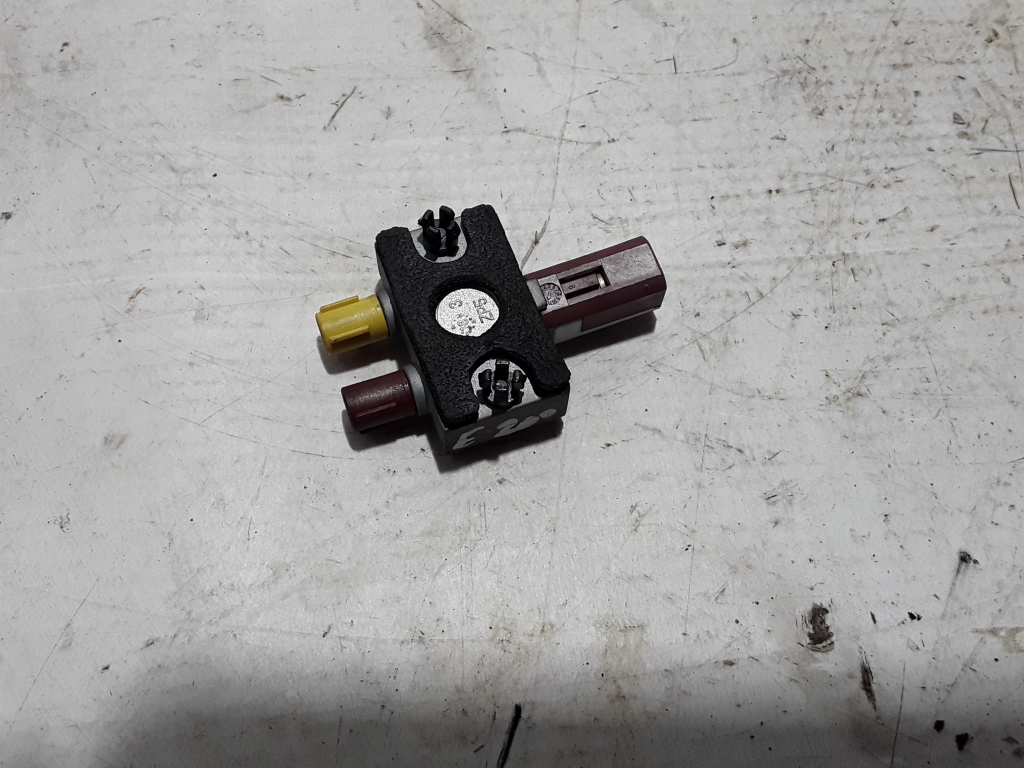 Used Mercedes Benz E-Class Other detail of audio equipment A2128704089