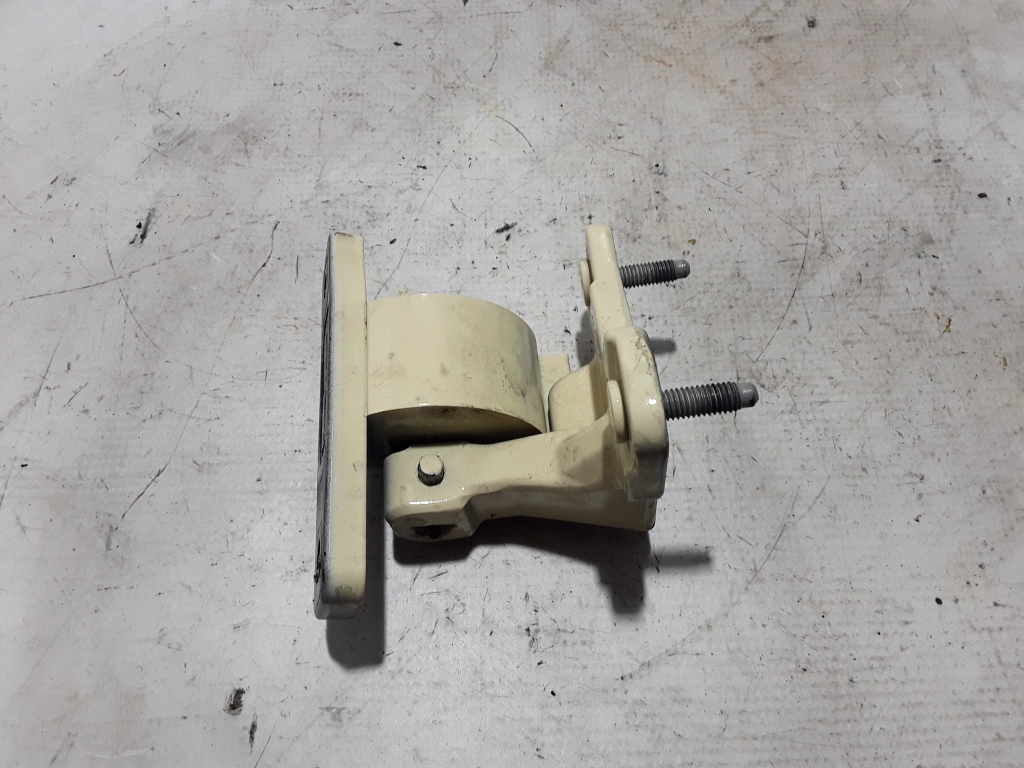 Used Mercedes Benz E-Class Front door lower hinge A2137201110