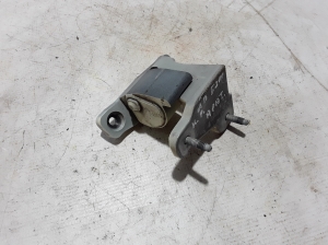 Used Mercedes Benz E-Class Front door lower hinge A2137201110