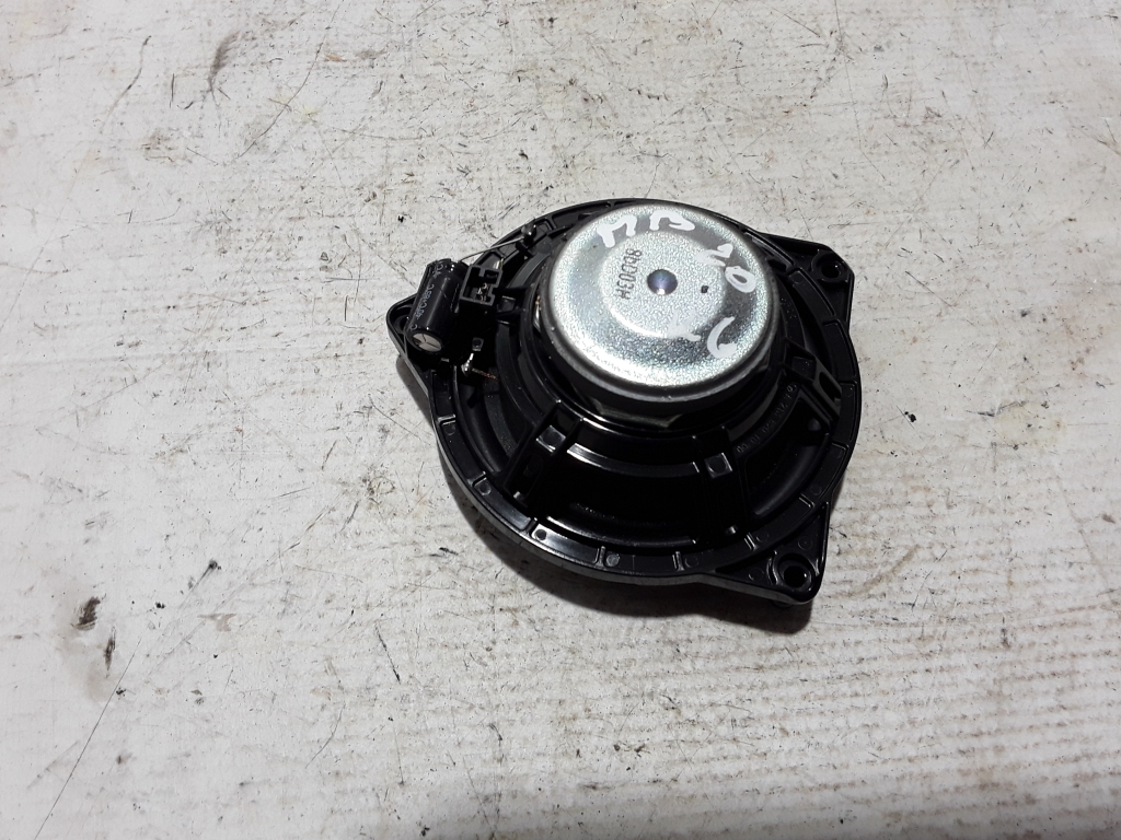 Used Mercedes Benz E-Class Rear side door speaker A2138201000