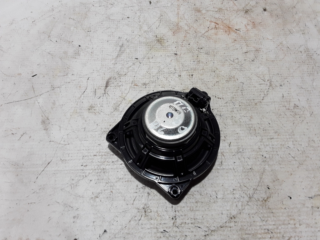 Used Mercedes Benz E-Class Rear side door speaker A2138201000