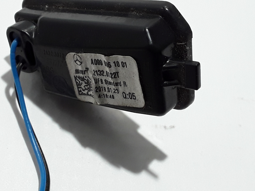 Used Mercedes Benz E-Class Another detail of the side mirror A0999061001