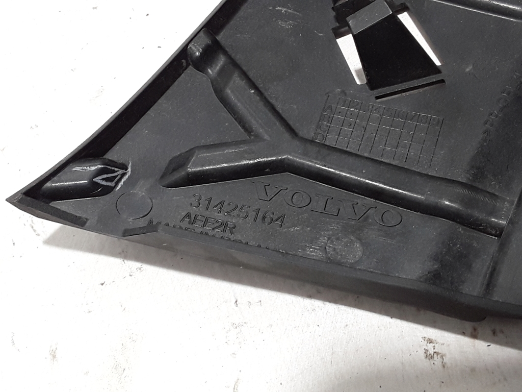 Used VOLVO XC60 Front bumper bracket 31425164