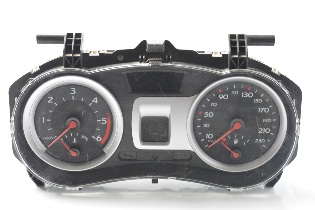 Used RENAULT Clio Dashboard 38200582705G