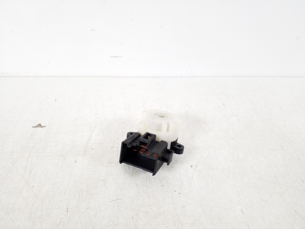 Used TOYOTA Corolla Ignition lock contacts 84450-0D010