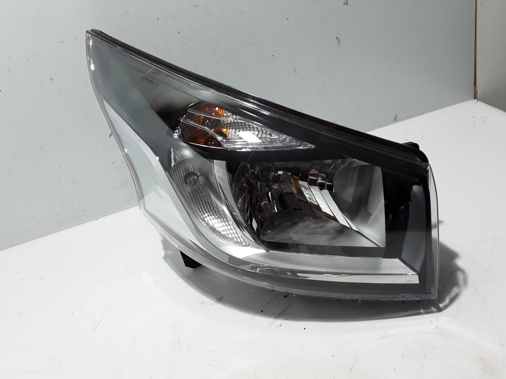 Used RENAULT Trafic Headlights 260109868R