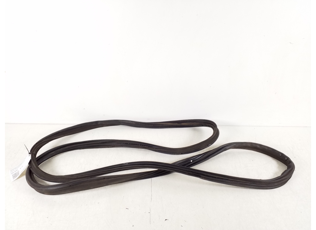 Used TOYOTA Corolla Trunk sealing rubber on the body 67881-02050