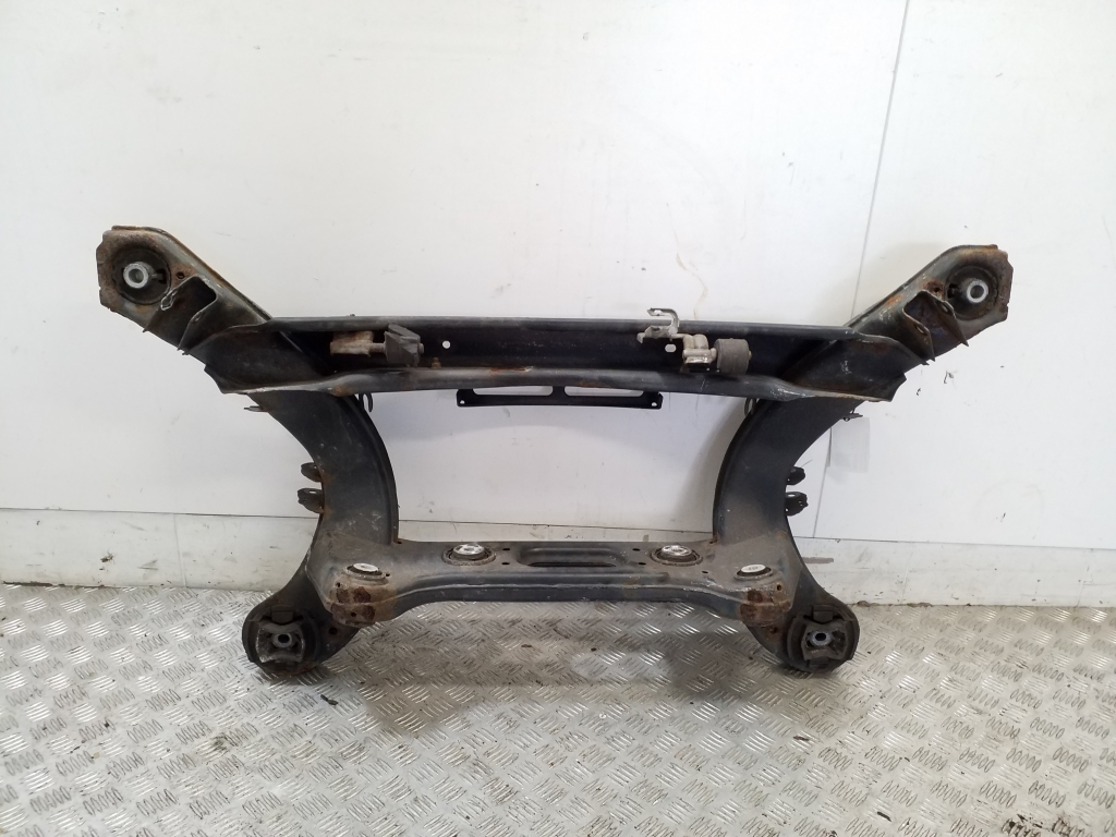 Used Mercedes Benz E-Class Rear axle beam A2043500141