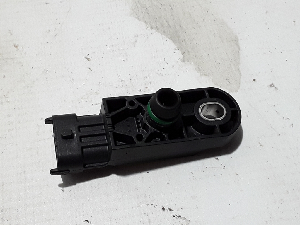 Used RENAULT Master Air pressure sensor 223656551R