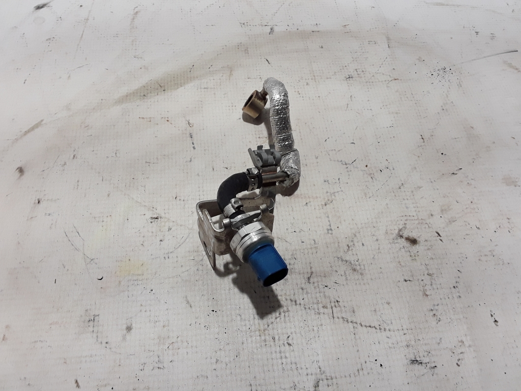 Used RENAULT Master Air pressure sensor 8200974421