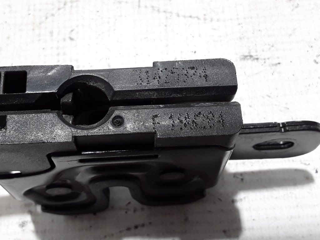 Used VOLVO V40 Engine cover lock 31425974