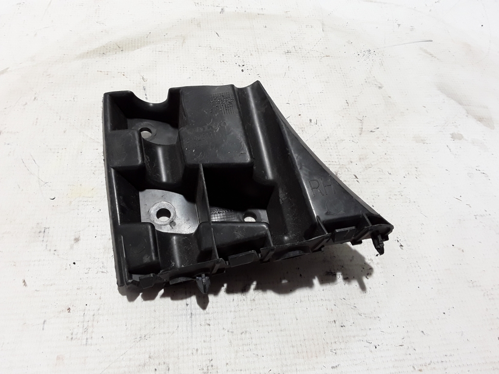 Used VOLVO V40 Front bumper bracket 31425111