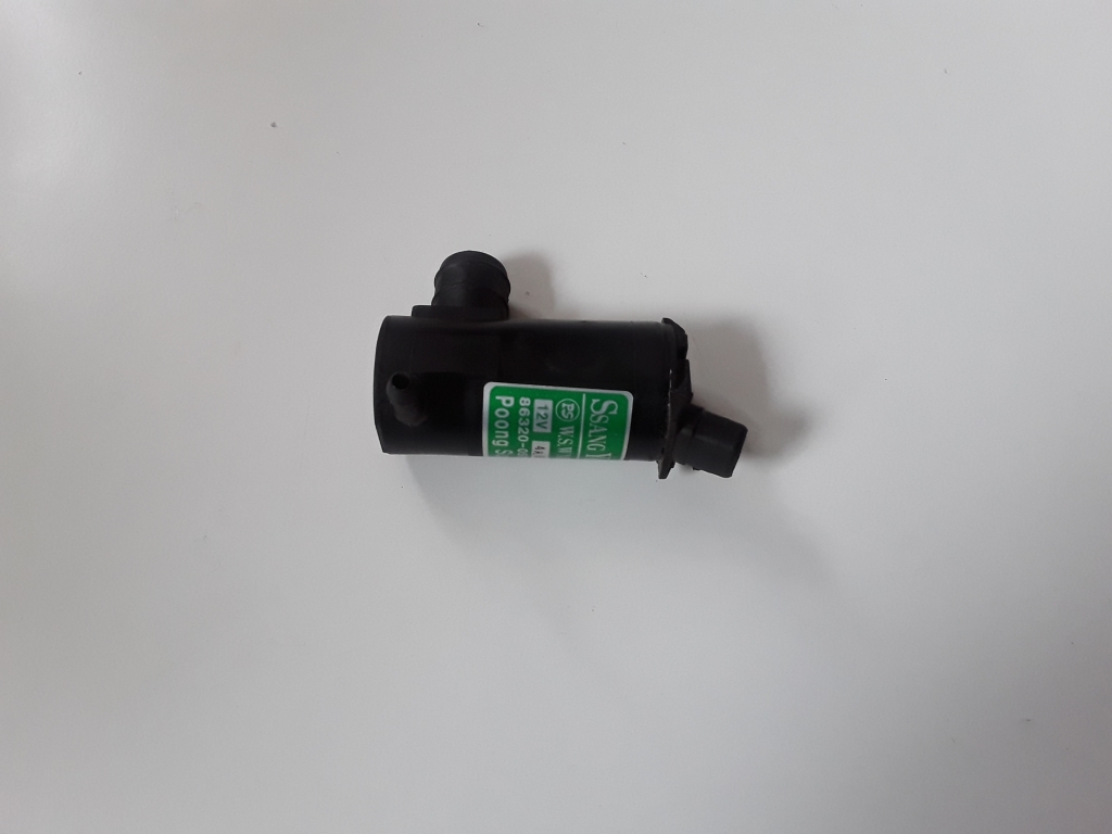 Used SsangYong Rexton Front window washer motor 8632005000