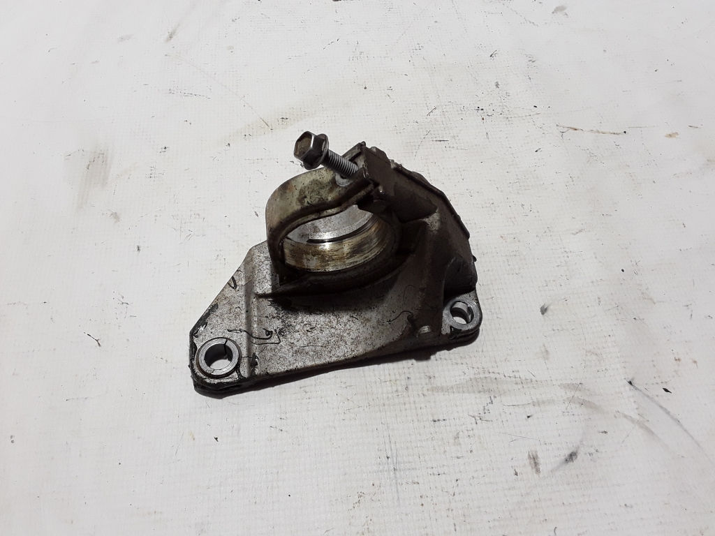 Used Dacia Duster Front axle suspension bearing 397742974R