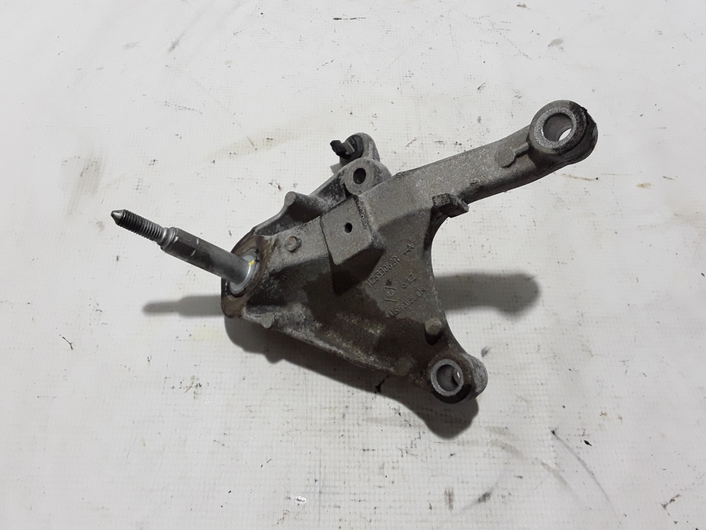 Used Dacia Duster Gearbox holder 112533062R