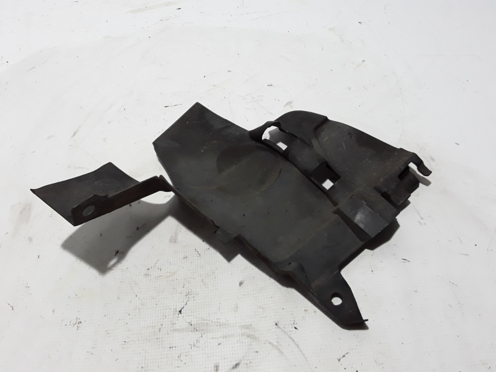 Used Dacia Duster Other part of the front wing 638300318R