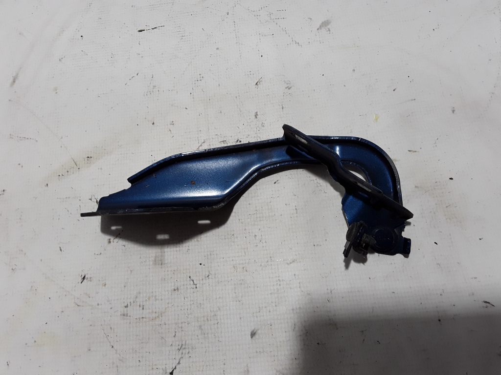 Used Dacia Duster Engine cover hinge 654019784R
