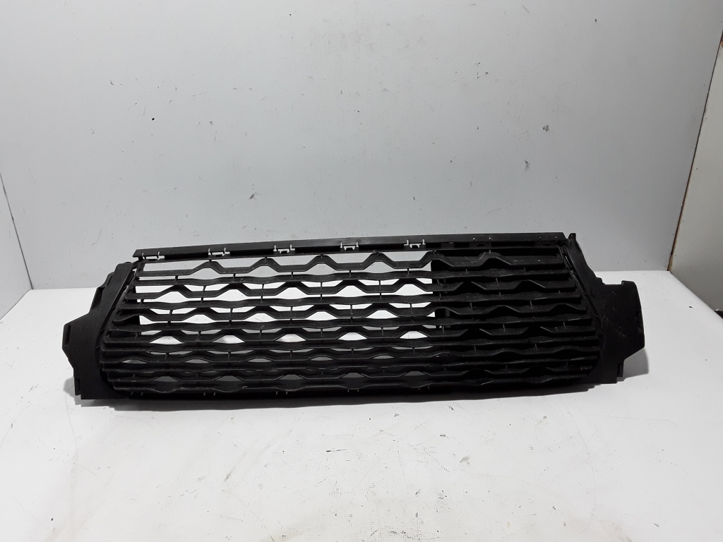 Used Dacia Duster Front bumper lower grille 622544890R