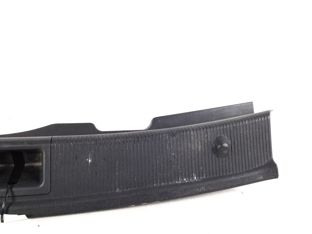 Naudotas Mercedes Benz C-Class Galinės panelės vidinė apdaila A2046900825