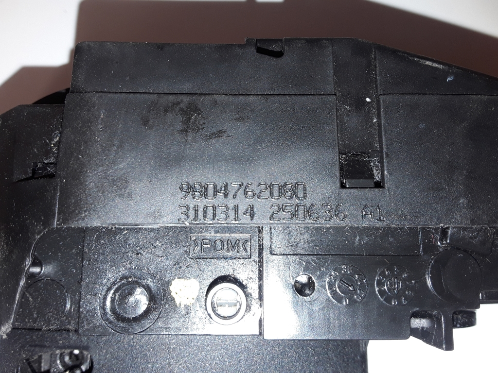 Used Peugeot 308 Rear tailgate lock 9804762080