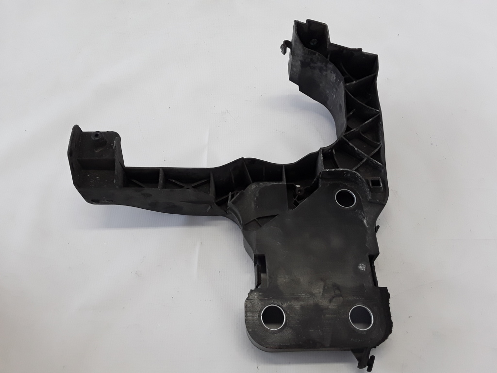 Used RENAULT Scenic Other detail of the front frame 8200137495