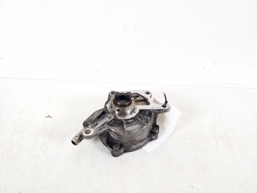 Naudotas Mercedes Benz E-Class Vakumo siurblys A642230065