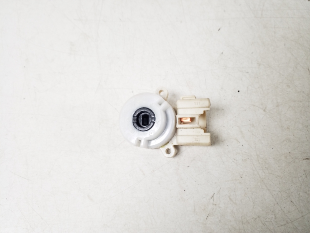 Used TOYOTA Auris Ignition lock contacts 84450-12200