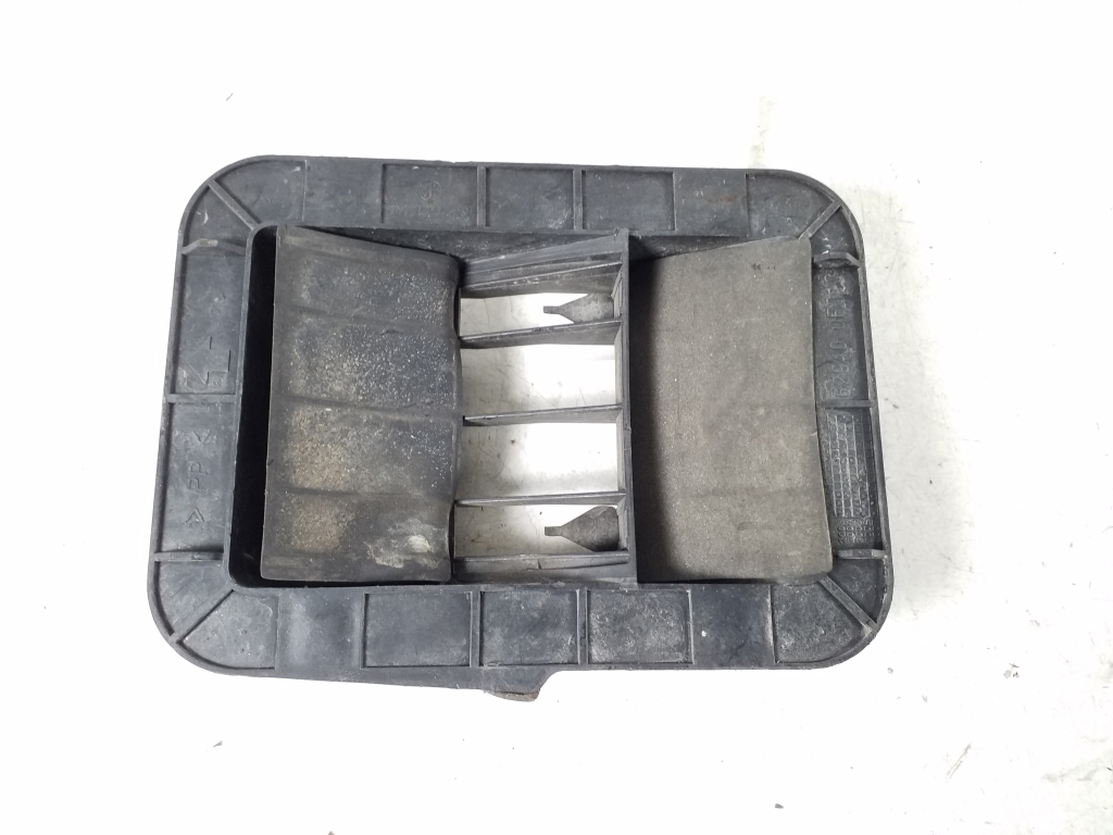 Used TOYOTA Auris Rear wing ventilation grille 62940-0F010