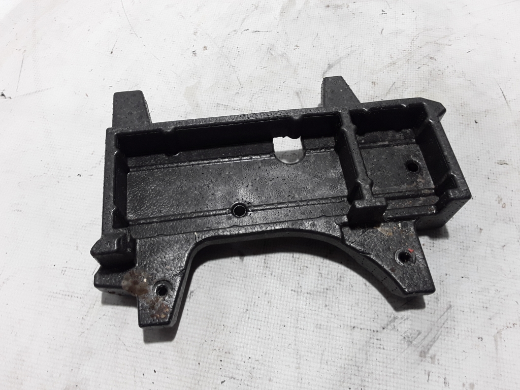 Naudotas BMW 5 SERIES Bagažinės vidaus kita detalė 37146799602