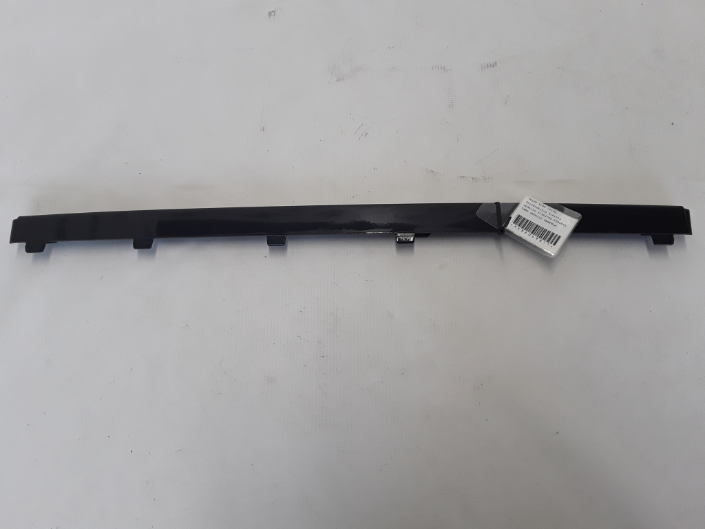 Used VOLVO XC90 Front bumper trim strip 31383799