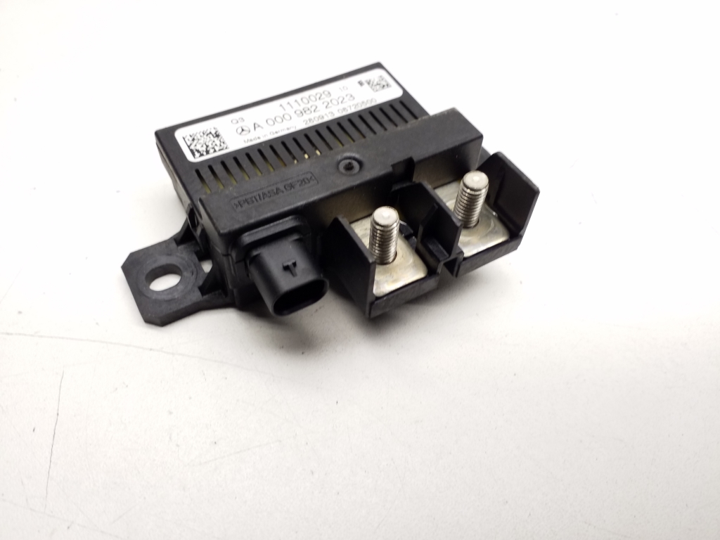 Used Mercedes Benz E-Class Relay A0009822023