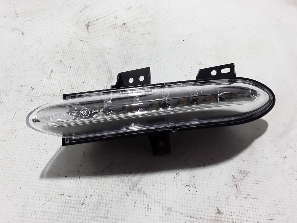 Used RENAULT Scenic Front bumper reflector 266055004R