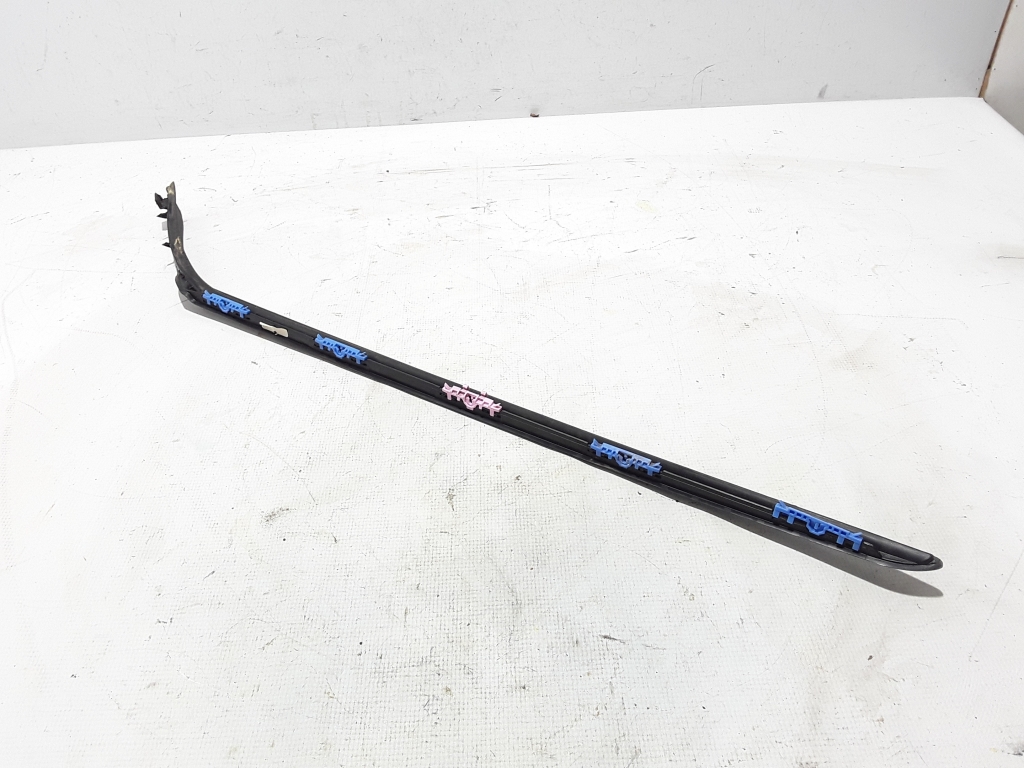 Used VOLVO S60 Windscreen strut outer 31469401