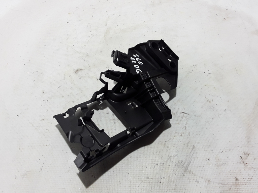 Naudotas VOLVO S60 Galinių šoninių durų atidarymo išorinės rankenėlės ...