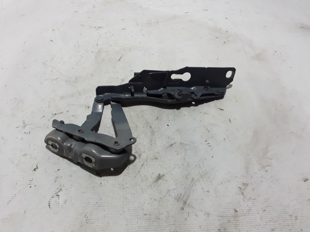 Used VOLVO S60 Engine cover hinge 32277085