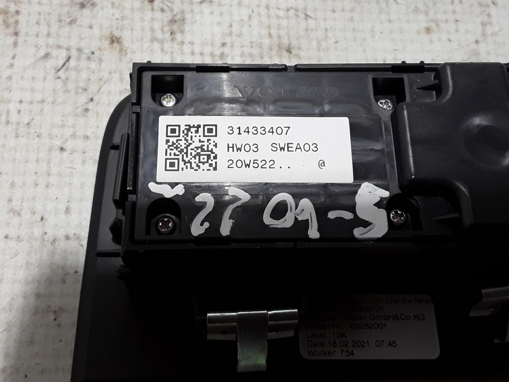 Used VOLVO S60 Front door glass switch 31433407