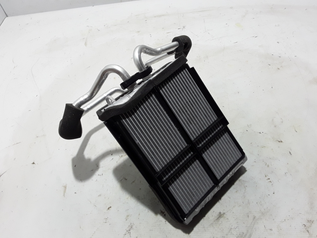 Used VOLVO S60 Interior shoulder radiator 31694082