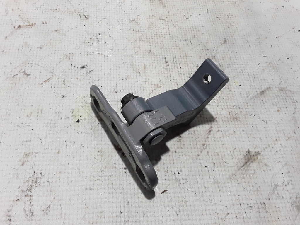 Naudotas VOLVO S60 Galinių šoninių durų vyris viršutinis 31468520