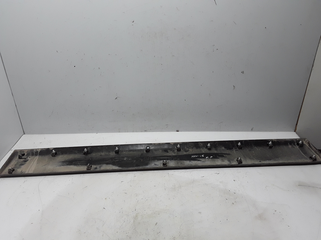 Used RENAULT Master Sliding door strip 828210160R