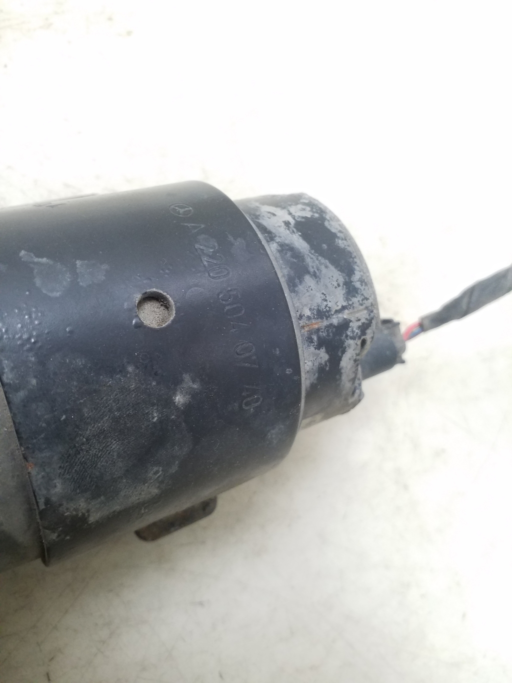 Used Mercedes Benz E-Class Circulation pump A2205040740