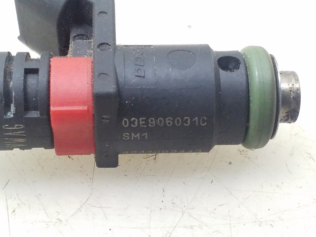 Used Skoda Fabia Fuel injector 03E906031C